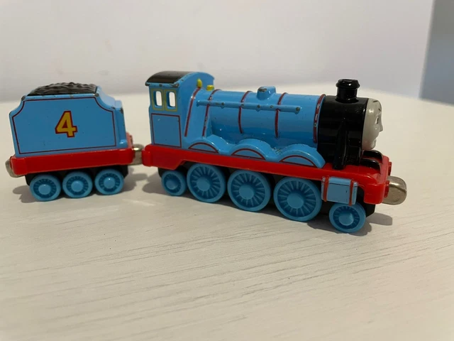 THOMAS THE TANK Engine Take & Play Die Cast Magentic 2002 Gordon ...
