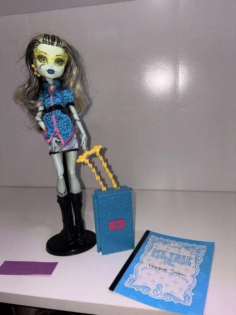 MONSTER HIGH SCARIS city of frights Frankie Stein(2011) $50.00 ...