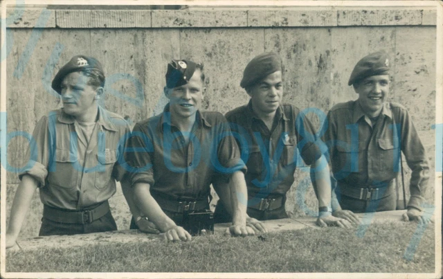 WW2 SOUTH WALES Borderers Group 4 soldiers behind wall photo £17.52 ...