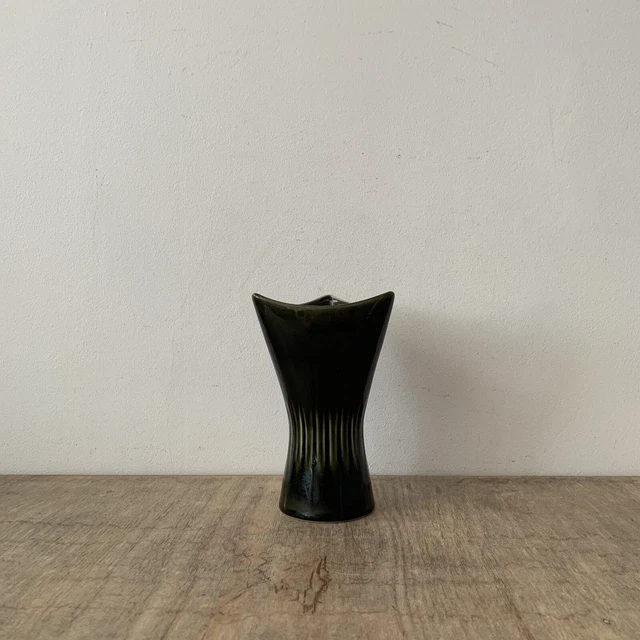 VINTAGE DARTMOUTH POTTERY Devon Green Vase Jardiniere Triangular Mantel ...