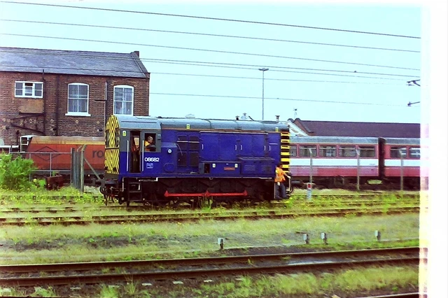 35MM RAILWAY COLOUR Class 08 682 at Doncaster £1.95 - PicClick UK