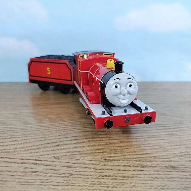 THOMAS AND FRIENDS Trackmaster Custom RC Conversion James 4.5 volts $57 ...