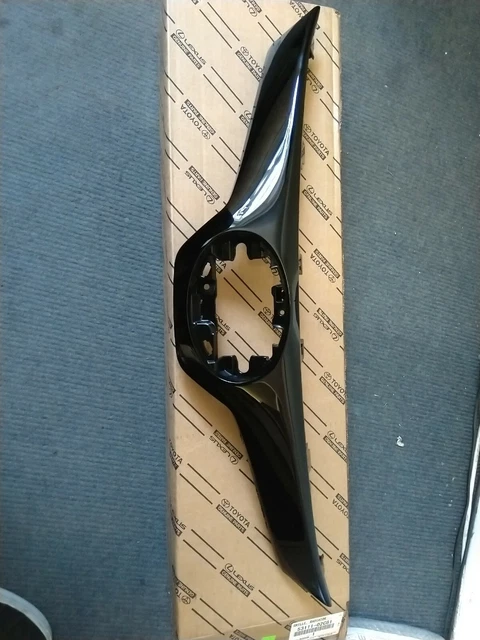 TOYOTA COROLLA FRONT Grille 2020 53111 02C81 Black Gloss £95.00 ...