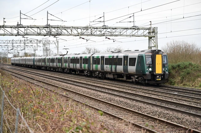 CLASS 350 NO 350409 in west midlands at crewe £1.20 - PicClick UK