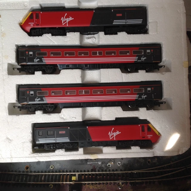 HORNBY 125 CLASS Train Virgin Livery Plus Two Large Coaches £40.00 ...