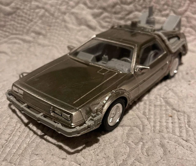 POLAR LIGHTS BACK To The Future II Time Machine Mark II Snap It Model ...