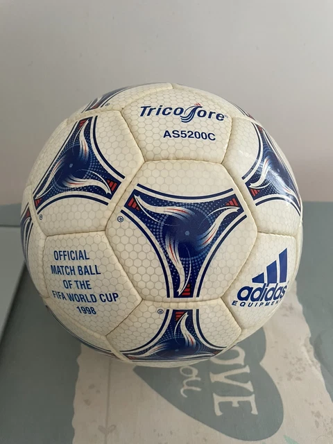 BALLON ADIDAS TRICOLORE. Ball adidas Official match ball 98 EUR 245,00 ...