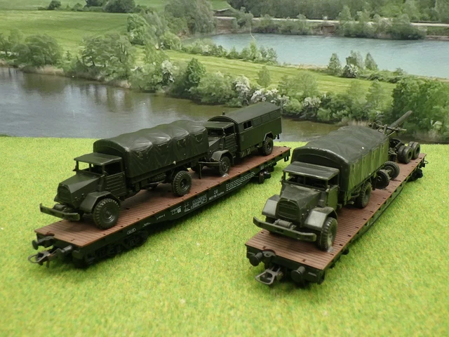 ROCO H0 2 Flachwagen mit Militärfahrzeugen (GA) T2669 EUR 32,46 - PicClick DE