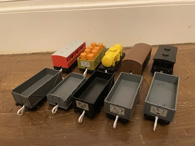 TOMY TRACKMASTER THOMAS And Friends Trucks And Vans X10 Lot 2 £14.99 ...