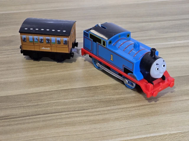 THOMAS TRACKMASTER THOMAS And Friends 2013 Motorised Train With ...