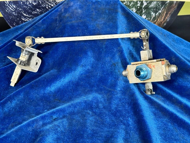 CESSNA 172 M Valve Assy - Fuel Selector With Shaft & U-Joints P/N ...