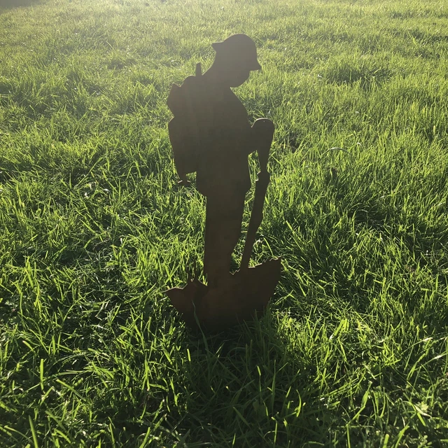 METAL LEST WE Forget Soldier ARMY SILHOUETTE GARDEN DECORATION STATUE ...