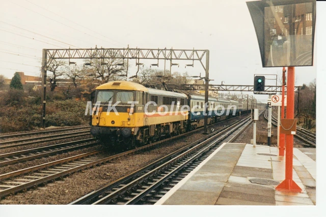 RAIL PHOTO CLASS 87 87027 @ South Kenton 16/12/89 15:05 Euston ...