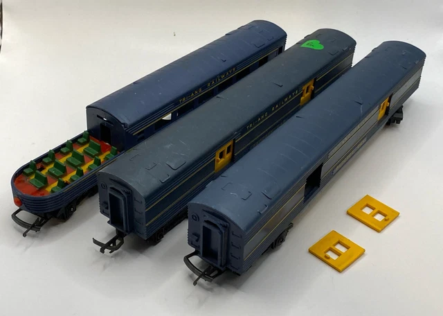 TRIANG R130 TRIANG Railways blue baggage car x 2 + R125 Observation ...