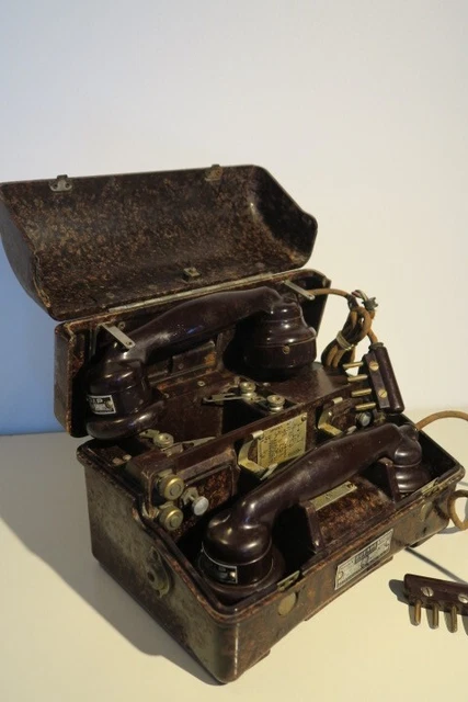 Ancien TÉlÉphone De Campagne Militaire 1945 Avec Un 2 Eme Combiné Eur