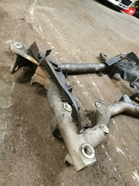 MERCEDES-BENZ W212 E 350 Front Suspension Subframe A2126280557 ...
