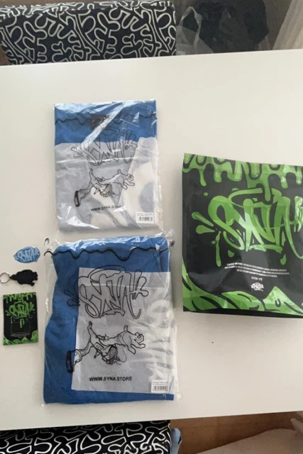 SYNA WORLD CENTRAL Cee Short Set - Large - Blue - NEW UNOPENED STICKERS ...