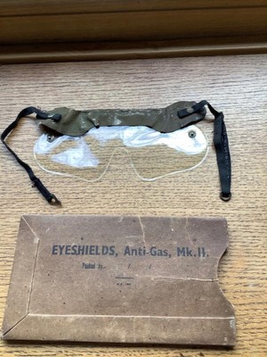 WW2 DATED 1941 eye shields Anti gas Mk11 with card case £5.00 - PicClick UK