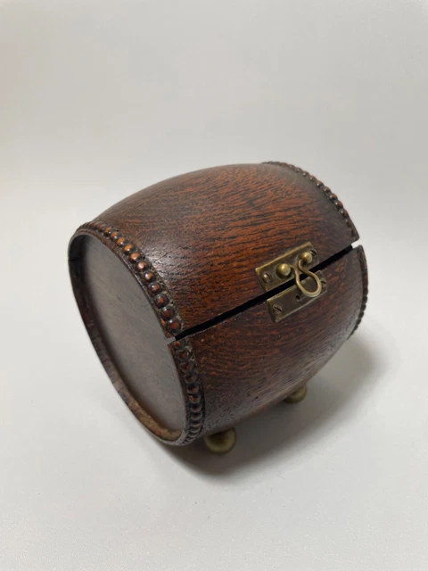 ORNATE MINITURE OAK Barrel with Brass legs known for holding Tobacco £6 ...