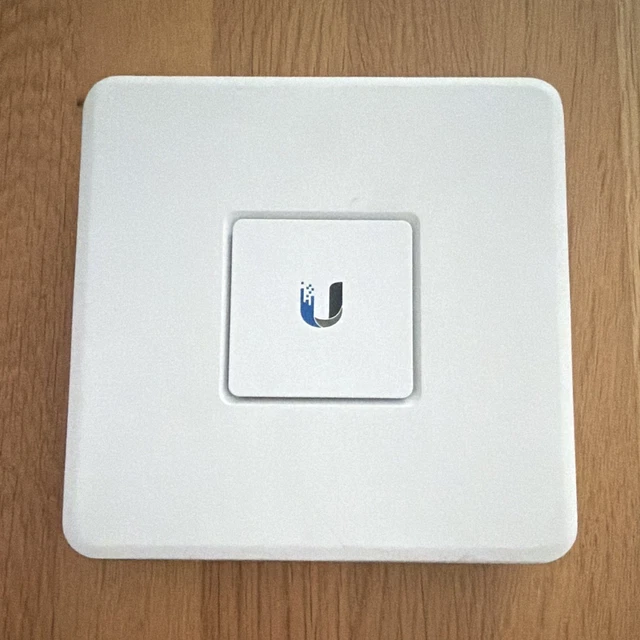 UBIQUITI UNIFI SECURITY Gateway USG Gigabit VPN Wired Router 2-Port (no ...