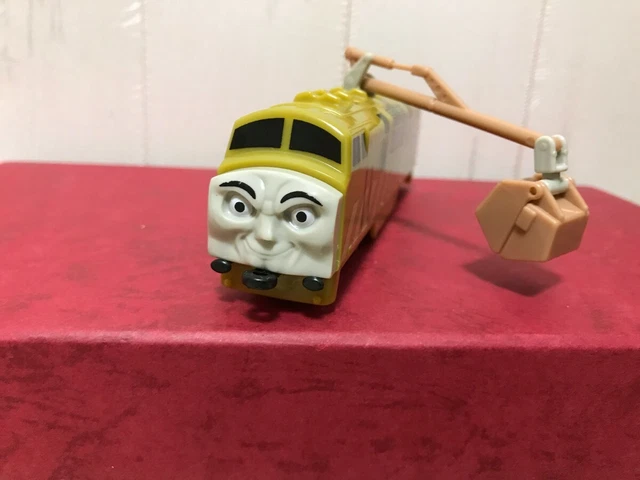 THOMAS & FRIENDS Bandai Nakayoshi Thomas Push Along Model Train Toy ...