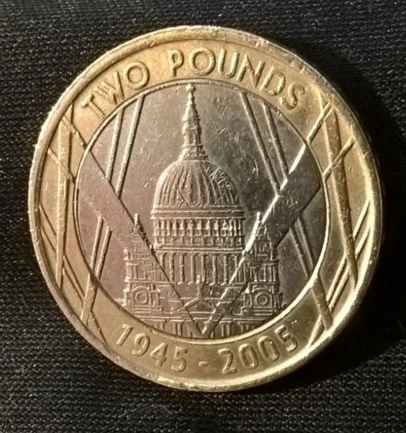 QUEEN ELIZABETH II Two Pound coin commemorating end of World War II £5. ...