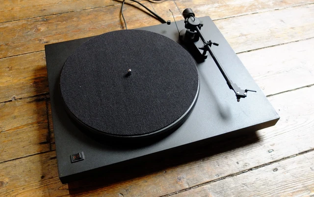 PROJECT DEBUT II 2 Turntable Record Player Black Good Used Condition £ ...