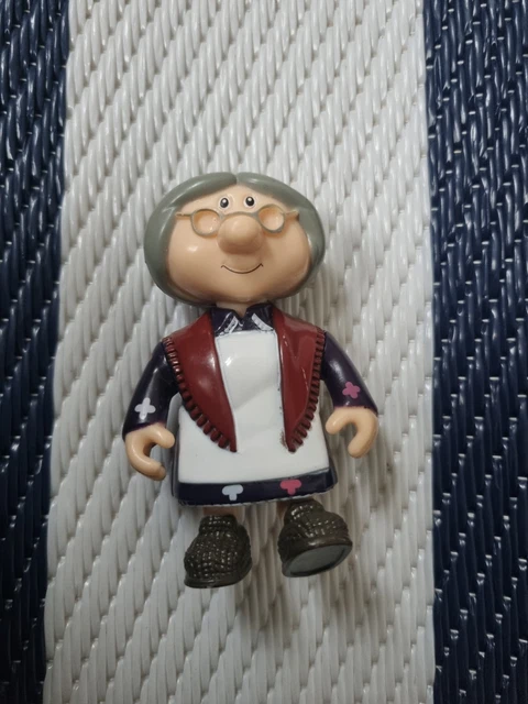 POSTMAN PAT MRS Goggins the Post Mistress Poseable Figure 2005 - 8 cms ...