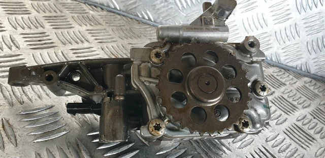 MERCEDES C CLASS Engine Oil Pump A2761800201 W205 2016 C350 V6 Petrol ...