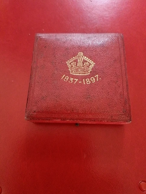 QUEEN VICTORIA DIAMOND Jubilee Silver Medallion In Original Box Wgt 83 ...