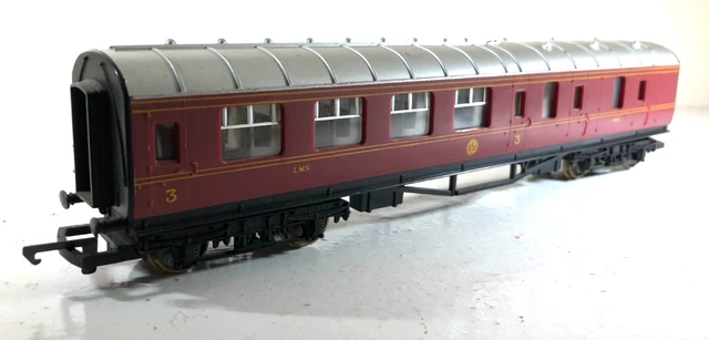 HORNBY R434 LMS 57 Foot Brake Third Coach 5644 Maroon OO Gauge Model ...