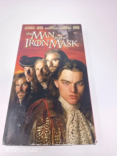 THE MAN IN the Iron Mask - (VHS) - Leonardo DiCaprio - Jeremy Irons ...
