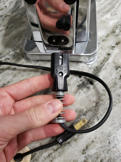 VINTAGE CHROME METAL Toaster Toastess Corporation Canada Model # 202 ...