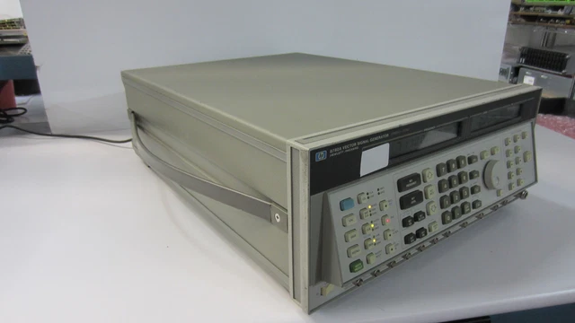 HEWLETT-PACKARD 8780A VECTOR SIGNAL GENERATOR 10MHz-3GHz W/OPT 64 EUR 2 ...