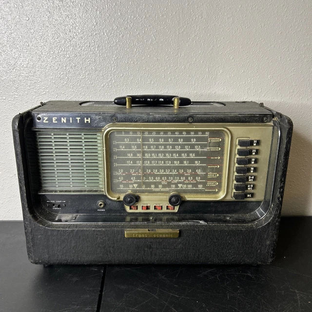 VINTAGE ZENITH TRANSOCEANIC ShortWave Radio, model B600 £132.36 ...