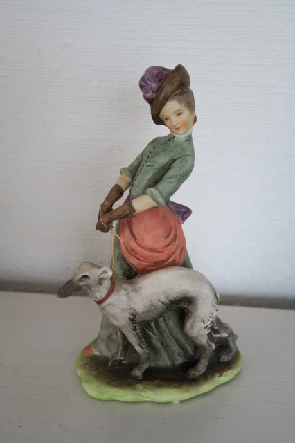STATUETTE ANCIENNE BISCUIT polychrome logo Capodimonte femme au lévrier ...