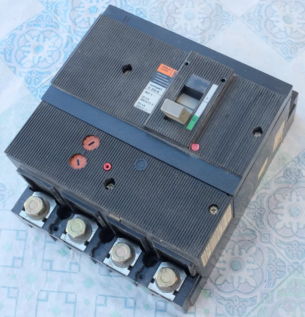 C250N MERLIN GERIN Disjoncteur 4poles déclencheur 160-180A differentiel ...