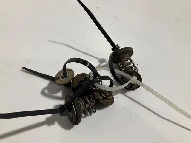 MERCEDES-BENZ E W211 A2113270530 Support de Compresseur de Châssis ...