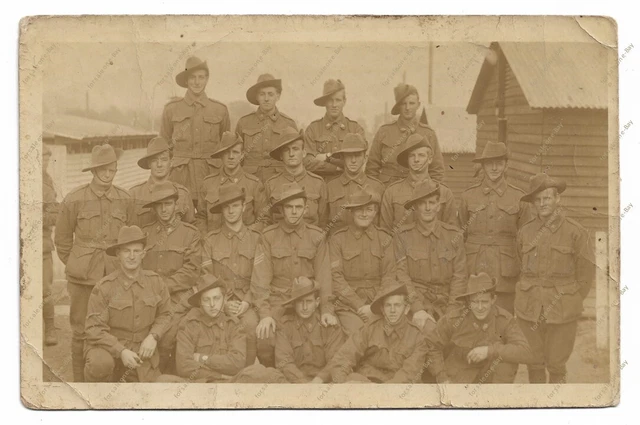 WW1 PHOTO AUSTRALIAN soldiers, colour patches, prob 4th Division 13th ...