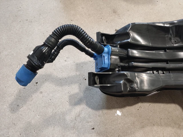 CONTAINER AUDI Q7 4M Adblue Tank For Diesel Adblue Liquid Reservoir ...