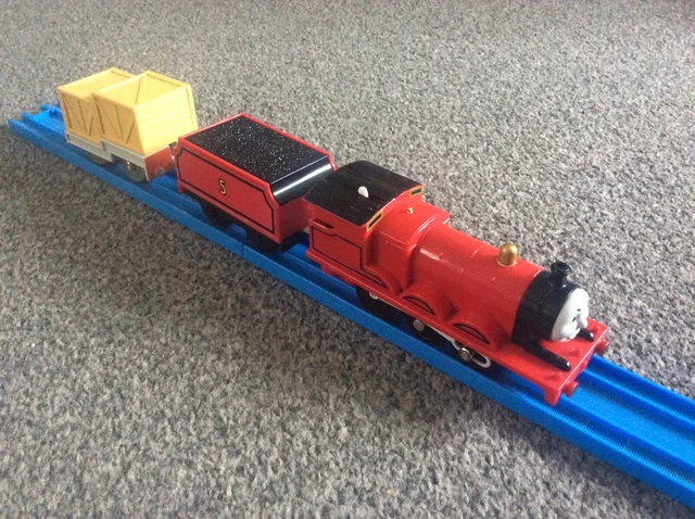 THOMAS THE TANK engine trackmaster Motorised James, Tender and truck ...
