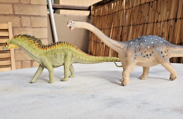 CARNEGIE COLLECTION AMARGASAURUS Saltasaurus Dinosaur Models Safari Ltd ...