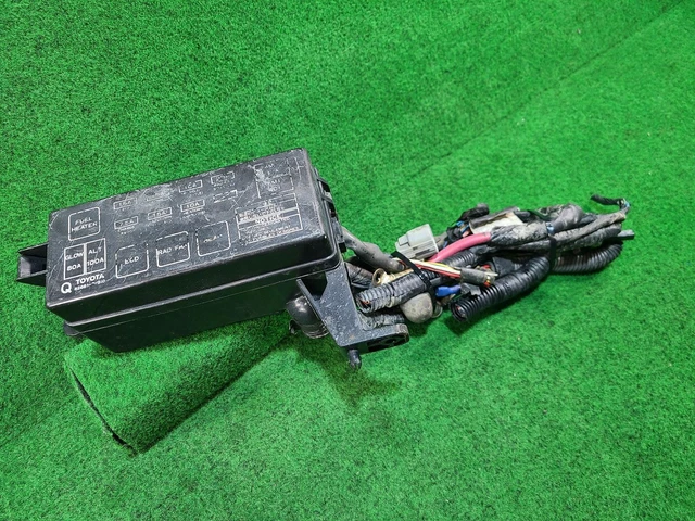 TOYOTA HILUX FUSE Box Engine Bay, Diesel, 2.8, 3L, 10/88-09/97 With Lid ...