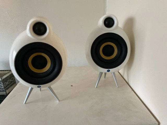 SCANDYNA MICROPOD SPEAKERS (PAIR) - WHITE - c/w good quality cables £ ...