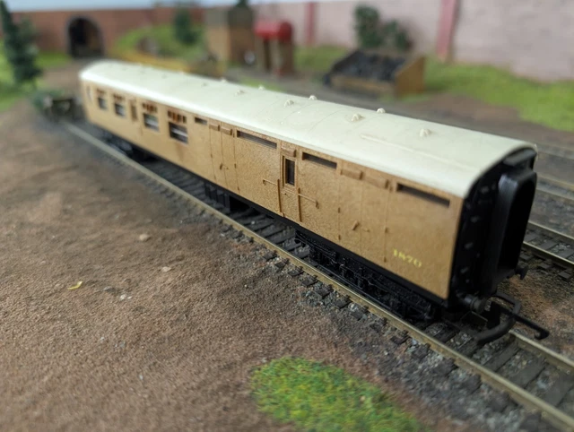 HORNBY R938 OO Thompson brake 3rd coach 1870 LNER teak £9.00 - PicClick UK