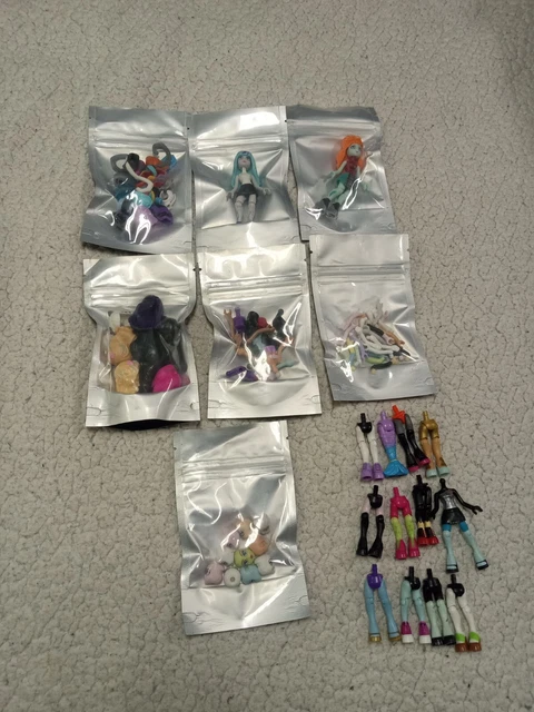 MONSTER HIGH MEGA Bloks Bundle Figures & Parts Hair,Limbs,Heads,Etc ...