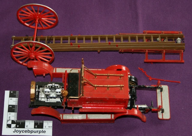AIRFIX 1914 DENNIS Fire Engine 1:32 scale model parts for spares or ...