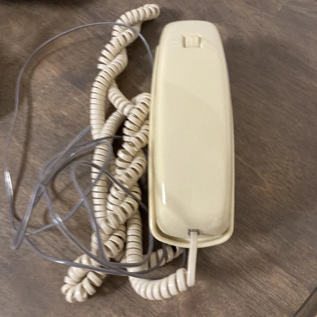 VINTAGE RADIO SHACK Push Button Telephone USED With Volume Control 43/ ...