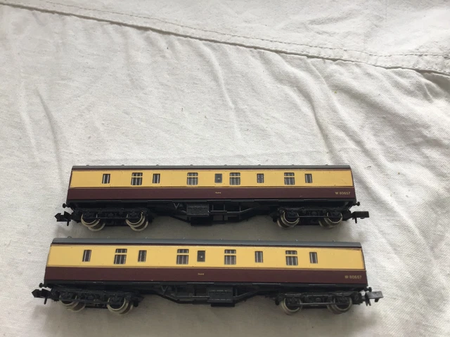GRAHAM FARISH N Gauge Pair Of Gangway Brake Crimson & Cream Coaches ...