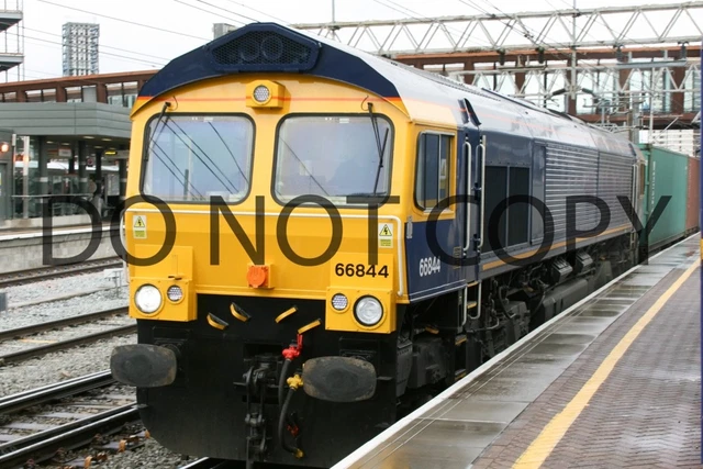 UK DIESEL TRAIN Railway Photograph Of Class 66 66844. Loco. Rm66-1013 £ ...